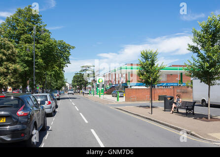Shepperton High Street, Shepperton, Surrey, England, United Kingdom ...