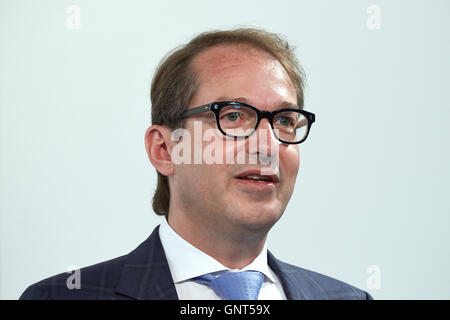 Alexander Dobrindt, Federal Minister of the Interior (CDU), and Rasmus ...