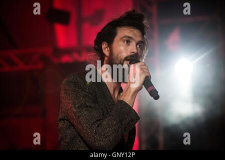 Edward Sharpe and the Magnetic Zeros perform at World Cafe Live Stock ...