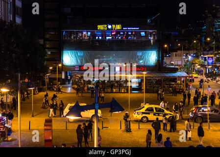 Vibrant night life with varieties of restaurants and bars in Quito ...