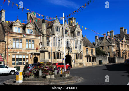 Street view of Oundle town, Northamptonshire County, England; Britain ...