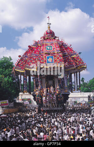 Chariot festival at Thiruvarur, Tamil Nadu, India. Biggest chariot in ...