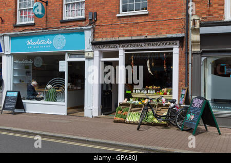 HIGH STREET GREENGROCER Shop front for a business which has closed ...