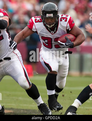 Atlanta Falcons running back Michael Turner rushed for a 13-yard ...