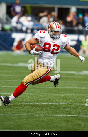 San Francisco 49ers' Nate Byham (82) before an NFL football game ...