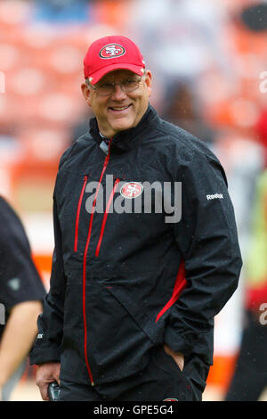 San Francisco 49ers assistant head coach of defense Gus Bradley during ...