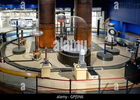 Van de Graaff Lightning Generator at Museum of Science Boston,The ...