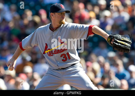 St. Louis Cardinals pitcher Ryan Fernandez delivers a pitch during the ...