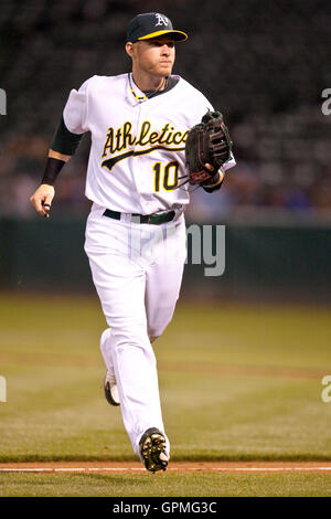 Oakland Athletics first baseman Daric Barton (10) slides into second ...