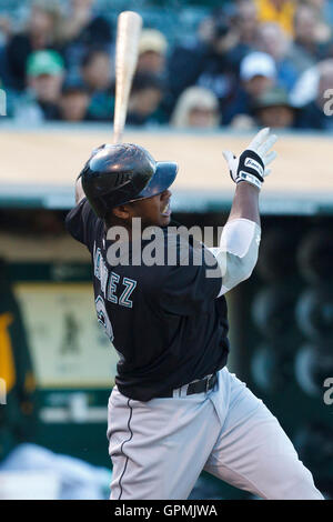 The Florida Marlins' Hanley Ramirez and first base umpire Ed Rapauna ...