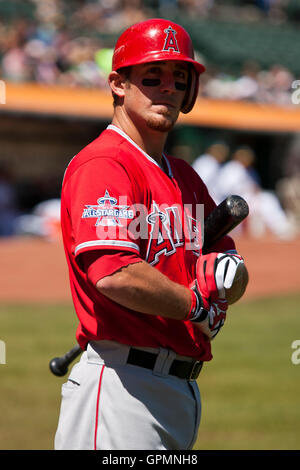 Los Angeles Angels catcher Jeff Mathis (5) against the Atlanta Braves ...