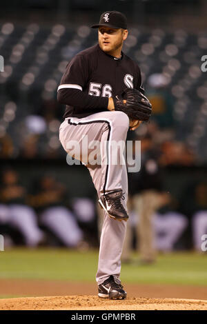 Chicago White Sox starting pitcher Brandon Eisert throws against the ...