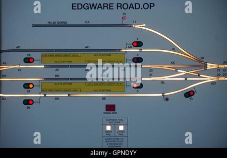 A live train map of Edgware Road station inside the Circle and ...
