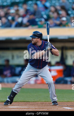 Minnesota Twins right fielder Jason Tyner makes a sliding catch of a ...