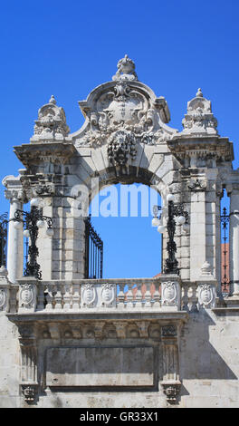 Budapest, castle, gate Stock Photo - Alamy