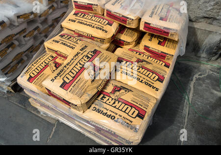 Quikrete sand/topping mix Stock Photo - Alamy