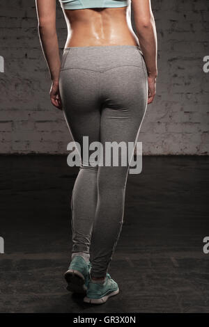 Back view of a female bodybuilder Stock Photo - Alamy