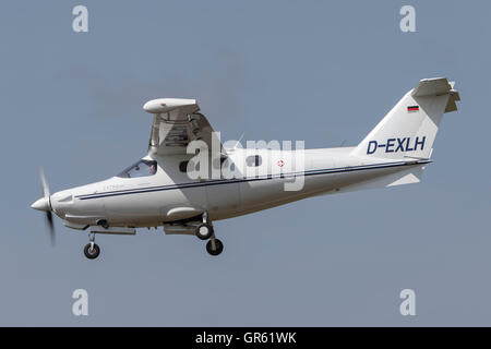 Extra EA-400 plane D-EXLH, six-seat, single-engined, high-wing ...