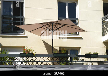 New building newly completed Stock Photo - Alamy