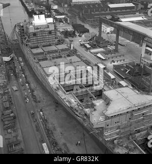 Shipyard Ag Weser Bremen 1972 Bw Stock Photo - Alamy