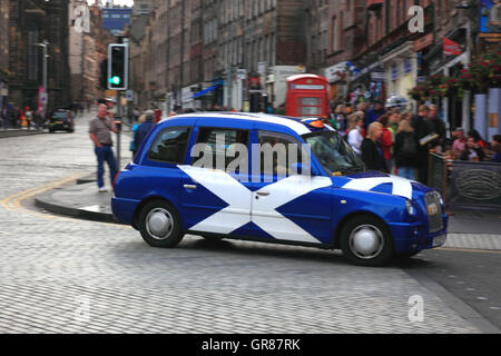 A taxi in Edinburgh, Scotland Stock Photo - Alamy