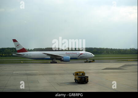 Vienna International Airport, Austrian Airlines Stock Photo - Alamy