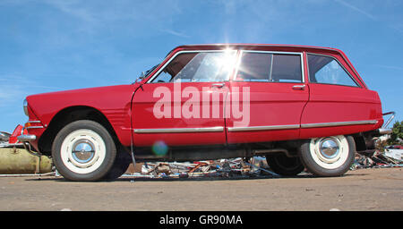 Citroen Ami 6 Break Club Built In 1968 At A Junkyard Stock Photo - Alamy