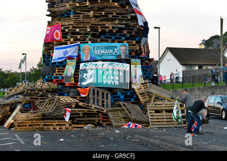 Republican bonfire in Derry's Bogside Stock Photo - Alamy