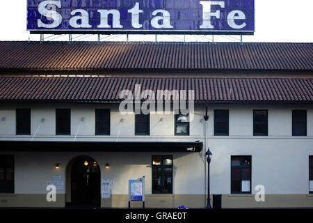 The Santa Fe Building, also known as Railway Exchange Building, Chicago ...