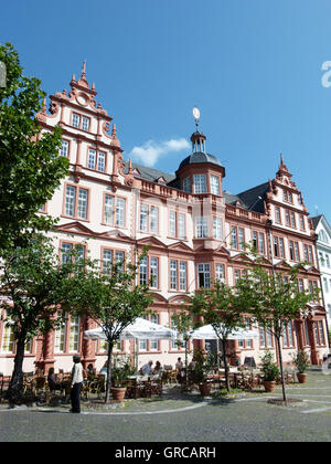 House to the Roman Emperor, Gutenberg Museum, Renaissance facade, Mainz ...