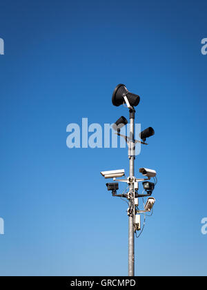 Surveillance cameras against blue sky. Security Cctv Stock Photo - Alamy