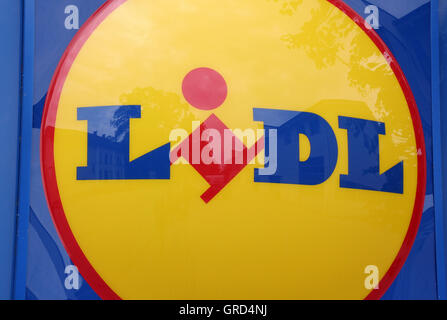 Logo of the food discounter Lidl Stock Photo - Alamy