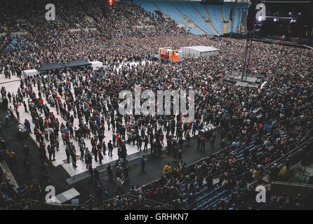 Bruce Springsteen performs at MTV concert at the Ricoh Arena in ...