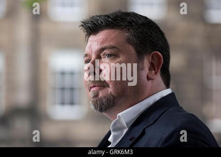 Investigative journalist, newspaper executive, non-fiction author ...
