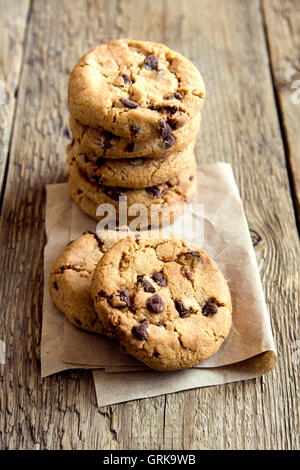 Baking paper with delicious cookies on light background, closeup Stock ...