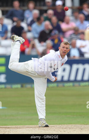 Tom Craddock of Essex CCC in T20 Blast kit - Essex CCC Press Day at the ...