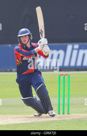 Sam Arthurton in batting action for Essex - Essex CCC vs Middlesex CCC ...