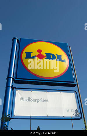 sign for a branch of the lidl supermarket chain in feltham, middlesex ...