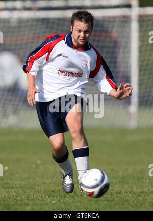 MSW (blue/white hoops) vs Three Compasses - Hackney & Leyton League at ...