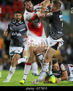 Alex Walmsley (8) of St Helens during the game Stock Photo - Alamy