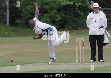 Donovan Miller in bowling action for Woodford Wells - Woodford Wells CC ...