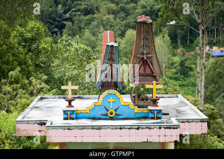 Traditional burial site in Tana Toraja, South Sulawesi, Indonesia ...
