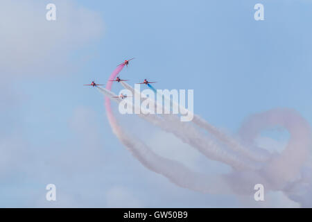 Red Arrows performing the Corkscrew formation at the 2016 Southport ...