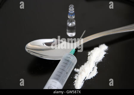 Medical syringe and narcotics. Intravenous application of drugs Stock ...