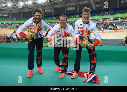 Great Britain's Jody Cundy (right) celebrates winning the Open C1-5 ...