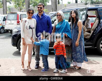 Bollywood actor Vivek Oberoi Priyanka Alva Oberoi Vivaan Veer Oberoi ...