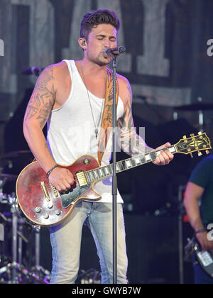 Darius Rucker's Good For A Good Time Tour at Perfect Vodka Amphitheatre ...