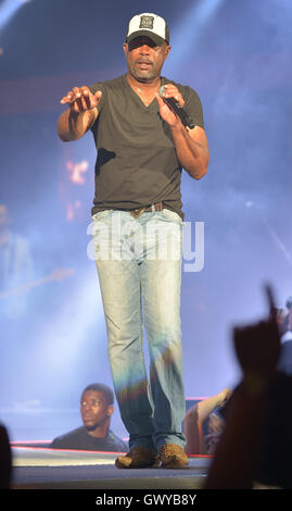 Darius Rucker's Good For A Good Time Tour at Perfect Vodka Amphitheatre ...