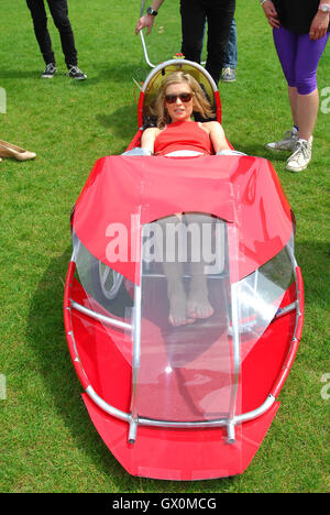 Rachel Riley meets engineering students from Shell Eco-marathon at ...