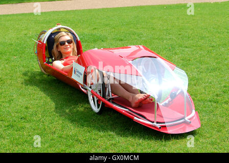 Rachel Riley meets engineering students from Shell Eco-marathon at ...